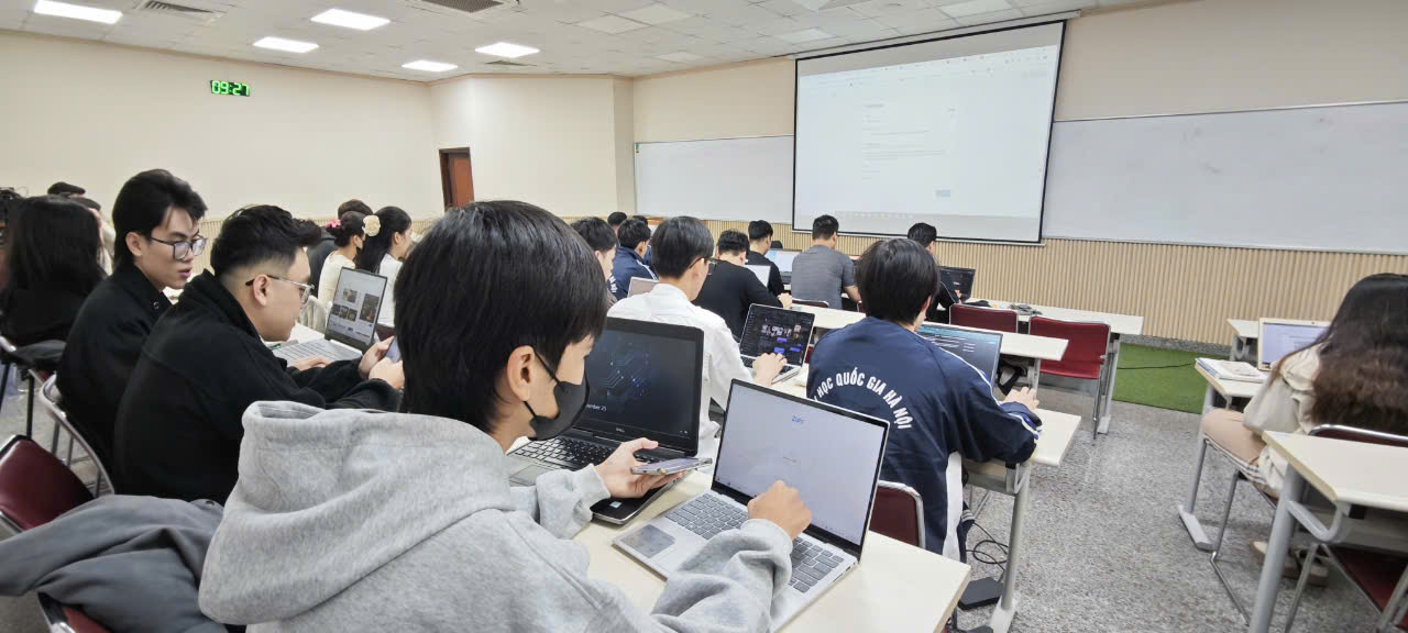 Sinh viên HSB khám phá sức mạnh của Trí Tuệ Nhân Tạo AI trong học tập và làm việc - Thầy Tiệp ...